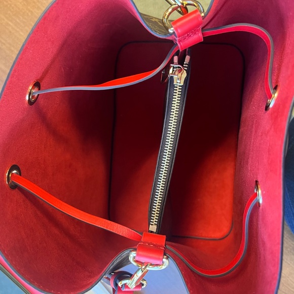 Louis Vuitton | Bags | Louis Vuitton Neonoe Mm Poppy Red Classic ...